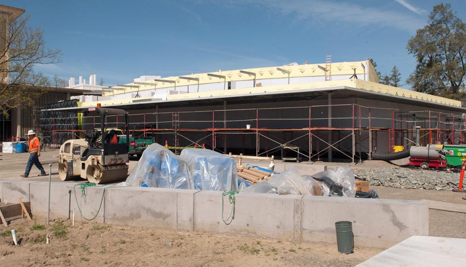 NEWS BRIEFS: ‘Large Lecture Hall’ Given ‘California’ Name | UC Davis