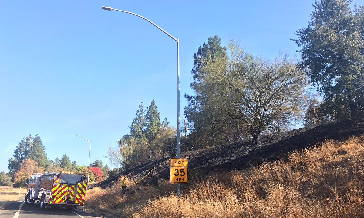 NEWS BRIEFS: Grass Fire Damages 5 Vehicles | UC Davis